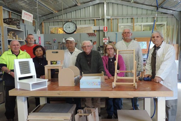 Santa needs your help - 6PR