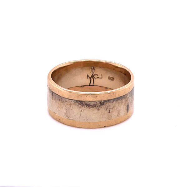 How a WA man was reunited with his lost wedding ring 18 months later