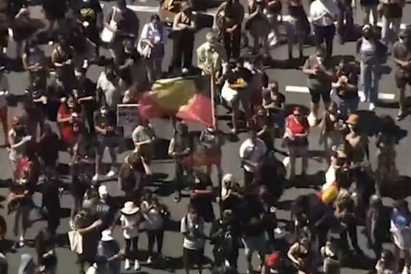 Thousands turn out for 'Invasion Day' rally in Perth