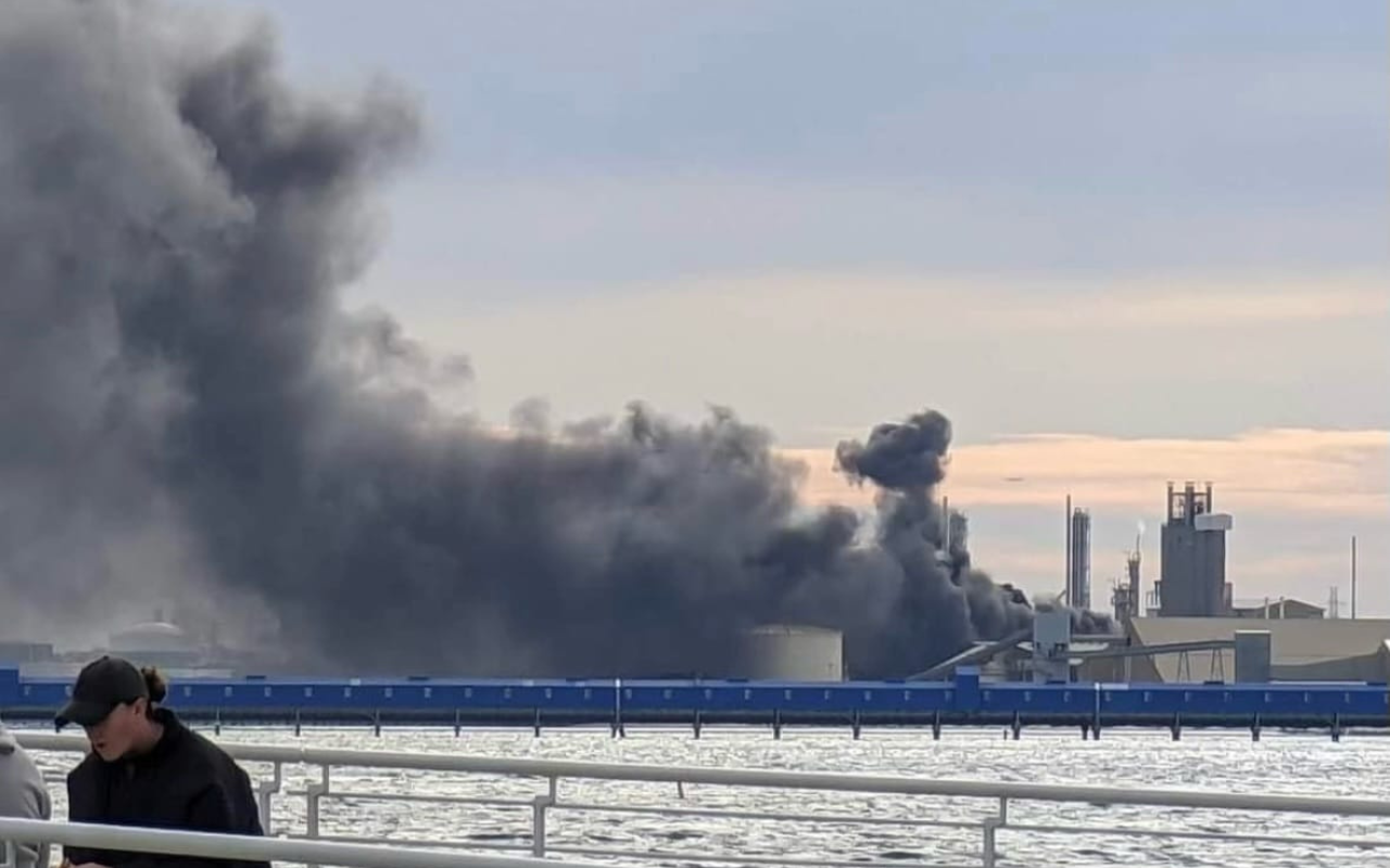 BREAKING: Fire engulfs buildings in Kwinana Industrial Area